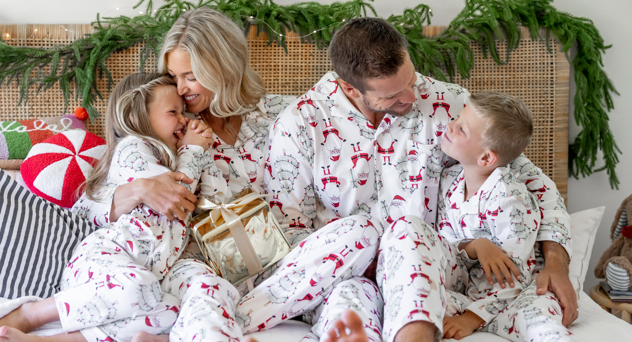 30 Fun Christmas Party Themes for 2025 Celebrations - PatPat